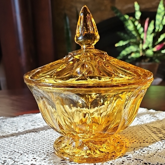 Anchor Hocking | Dining | Vtg Anchor Hocking Amber Glass Fairfield ...